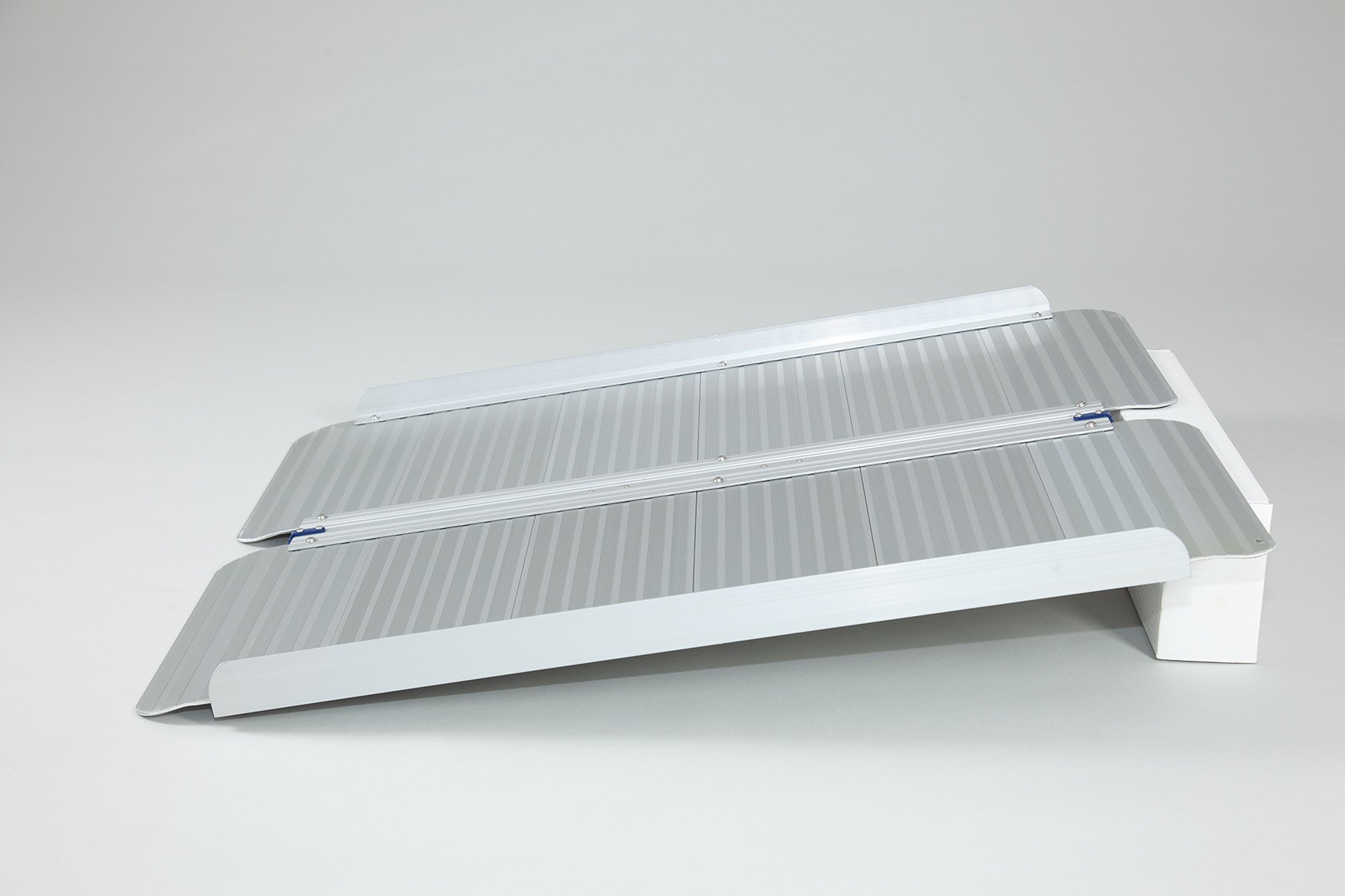 Folding Wheelchair Ramps 2ft, 3ft, 4ft, 5ft, 6ft, 7ft and 8ft - The ...